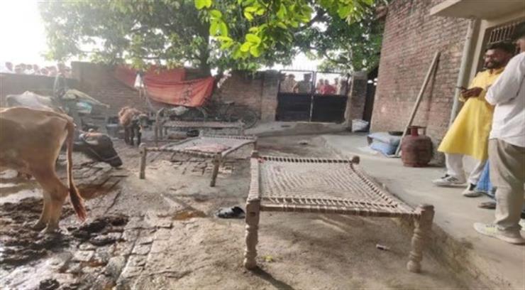 UP : ਪ੍ਰਯਾਗਰਾਜ 'ਚ ਪਰਿਵਾਰ ਦੇ 5 ਮੈਂਬਰਾਂ ਦੇ ਕਤਲ ਕਾਰਨ ਸਨਸਨੀ